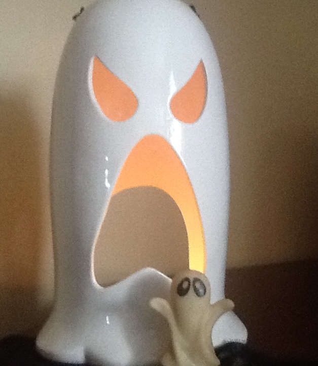 GHOSTS AND PHANTOMS RULE HALLOWEEN! – Horror Delve